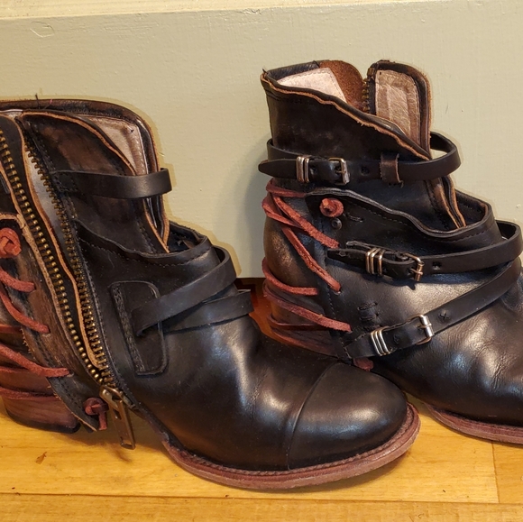 Freebird by Steven | Shoes | Steve Madden Freebird Collection Leather ...